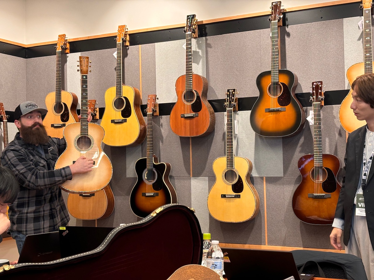 Martinファクトリーでの木材選定＆特別モデルの買付をレポート【Martin Factory Tour2024】 | ギタセレ（Guitar ...
