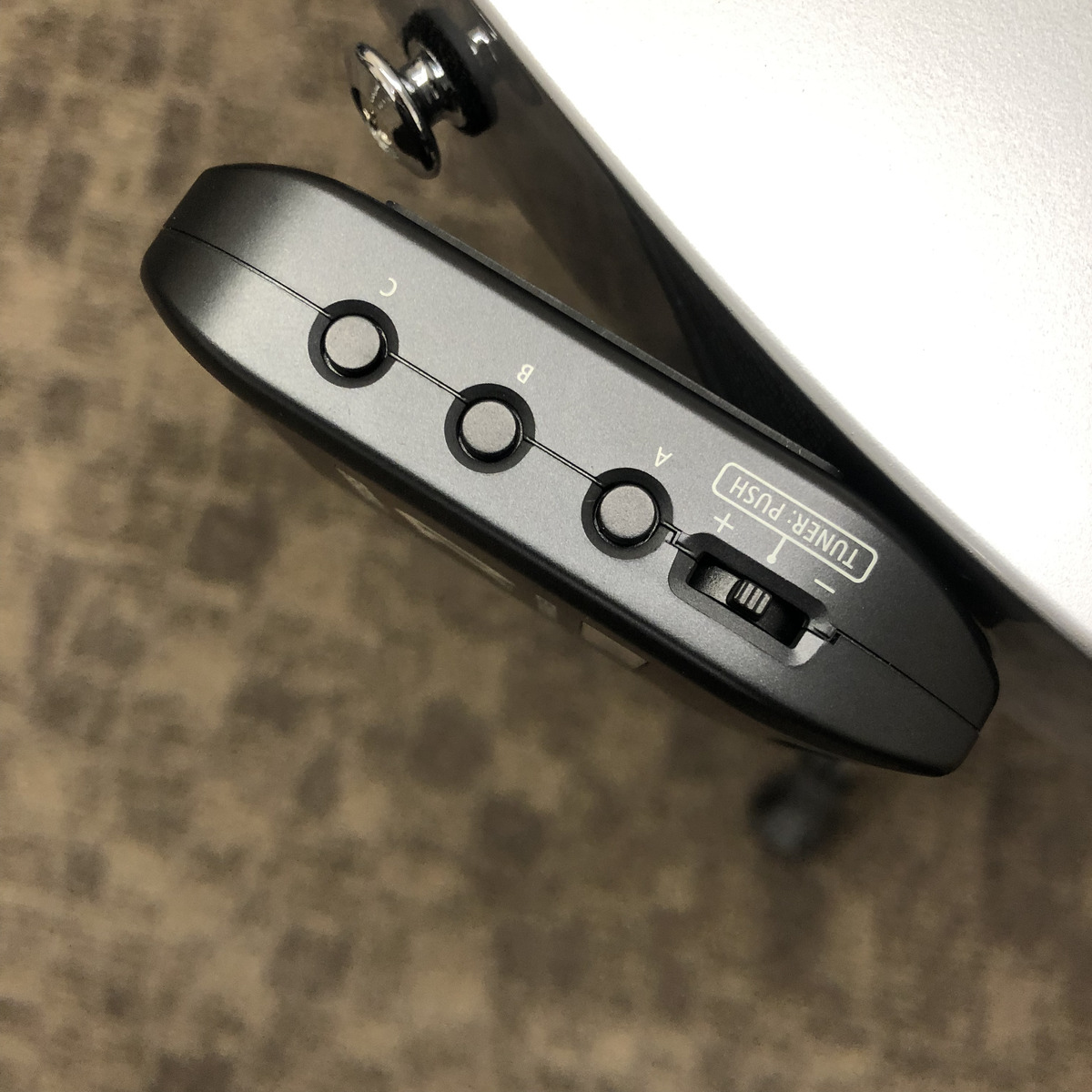 【実機レビューあり】BOSS KATANA:GOがデザインを一新して再登場！手のひらサイズで充実の演奏体験 | ギタセレ（Guitar ...